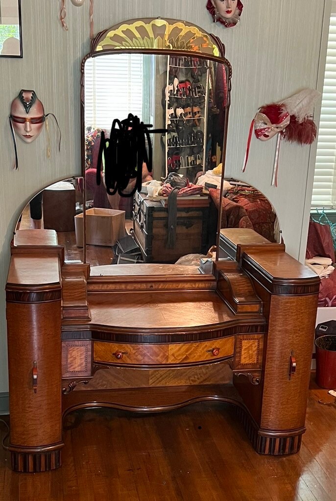 Antique Dressing Table With Round Mirror