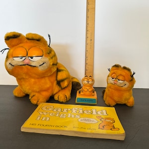 Vintage Garfield Cat Kitty Book Dakin Company Stuffed Animals and I ...