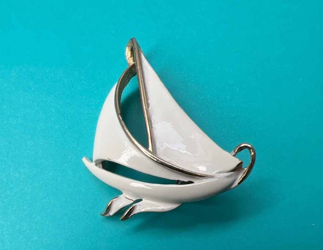 Vintage Gold Tone off White Enamel Sailboat Brooch Pin. Nautical Beach ...