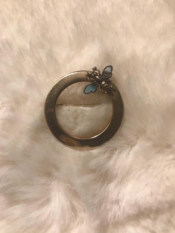 1960s circular gold tone Bee/insect Brooch Pin with e… - Gem