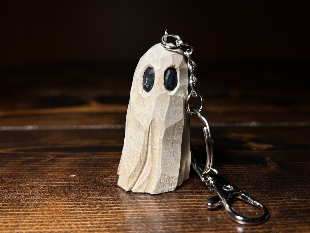 Wood Carved Ghost Keychain- Halloween Gift - Etsy