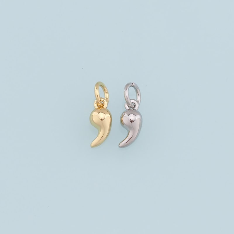 Magatama Bracelet - Etsy