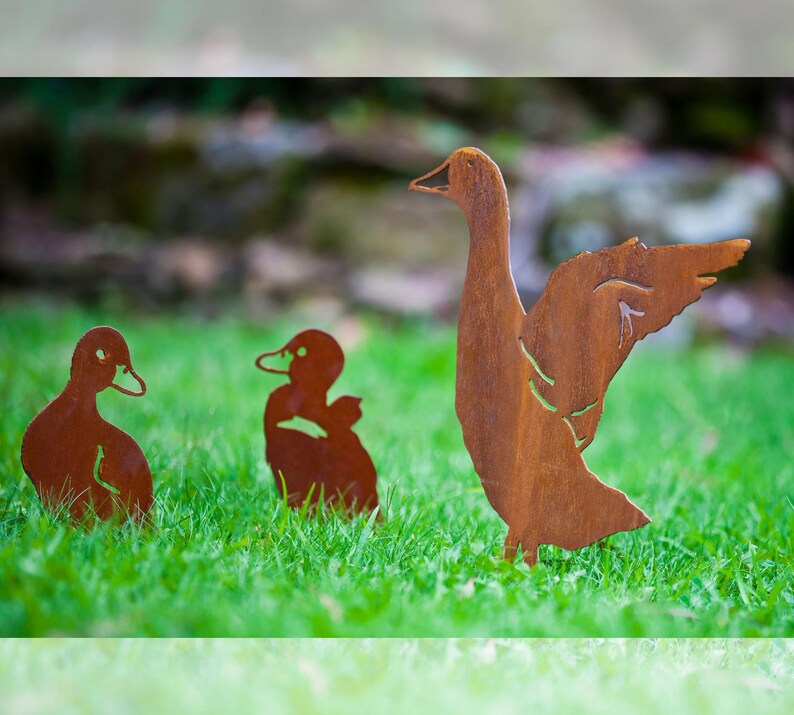 Duck Flapping Wings Family, Rusty Steel Mother Hen & Ducklings, Outdoor ...