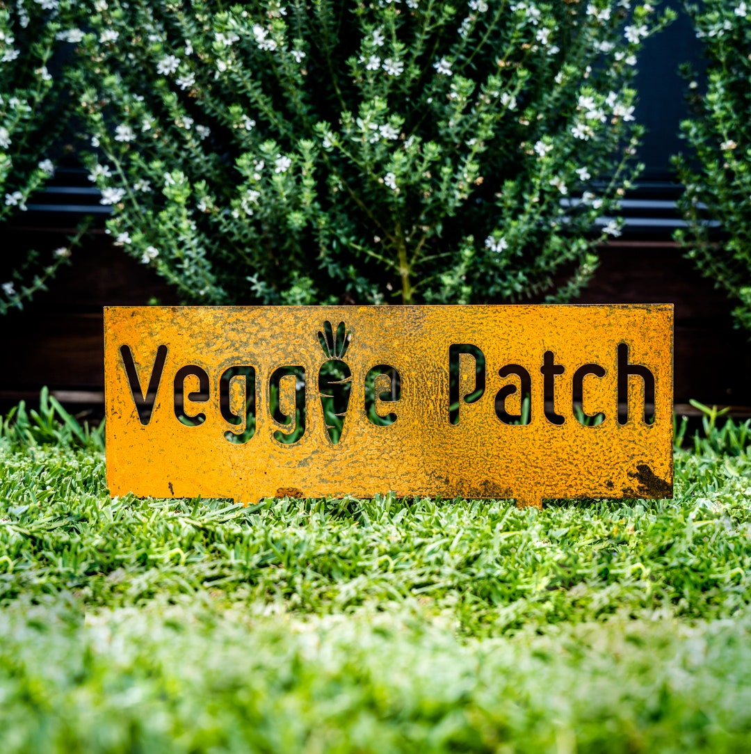 Garden Bed Sign | Mum's Garden | Veggie Patch | Personalised Metal ...