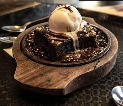 Cast Iron Sizzler Platter/tray With Sheesham Wooden Base - Etsy