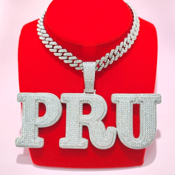 Customised chains store