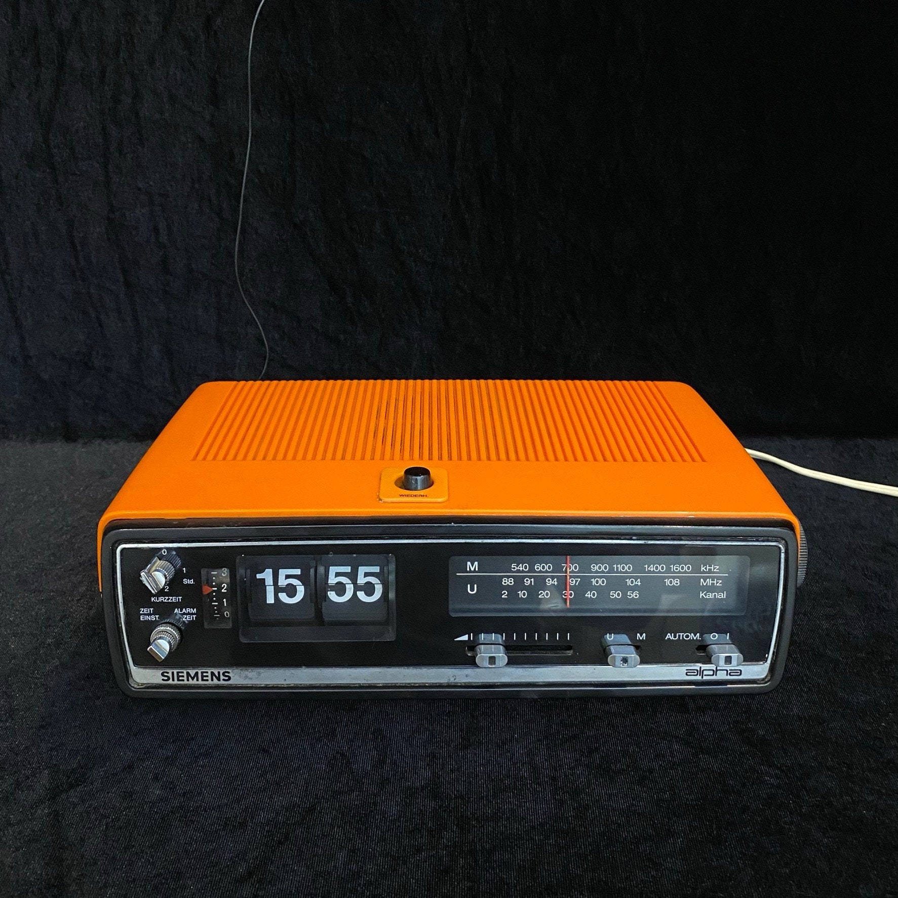 Stereos & Home Audio Vintage Orange Flip Clock Radio and Alarm Audio ...