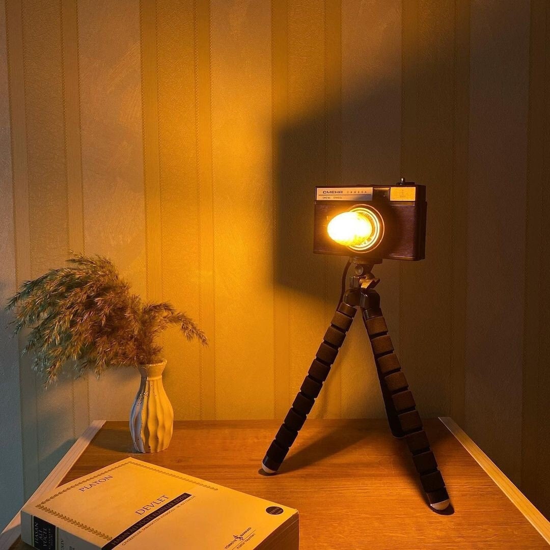 Vintage Camera Lamp, Camera Lamp Recycled, Vintage With the Edison Bulb ...