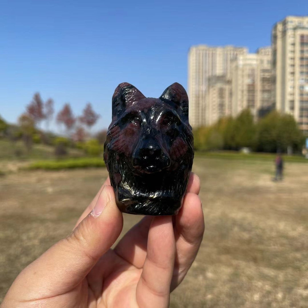 Hand Carved Garnet Wolf Head Carving|healing Crystal Wolf Head ...