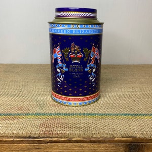 Vintage Royal Collection Queen Elizabeth II Tea Tin 2015 Commemorating ...