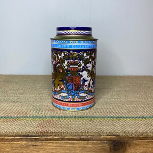 Vintage Royal Collection Queen Elizabeth II Tea Tin 2015 Commemorating ...
