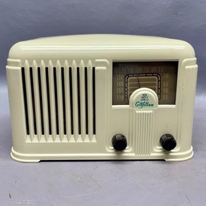 1940 Gilfillan Radio Model 6L. Restored and Working! FREE Shipping ...