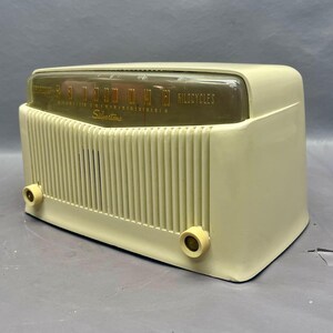 VRS0198 1950 Silvertone AM Radio Model 9006. Beautiful and Working ...