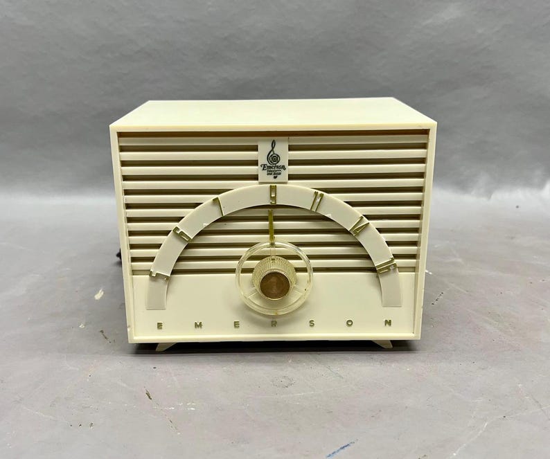 VRS0120 1955 Emerson Radio Model 811. Restored and Working. FREE ...