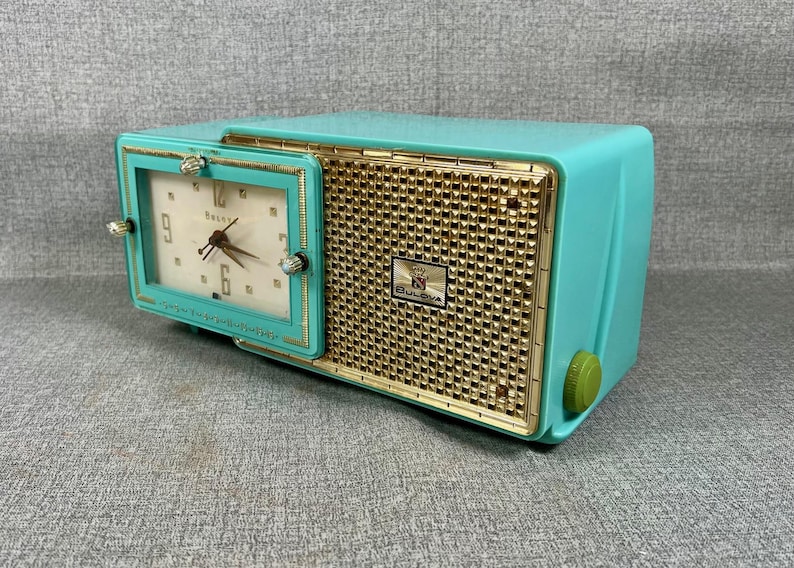 VRS0493 1957 Bulova Clock Radio Restored and Working. Iconic Styling ...