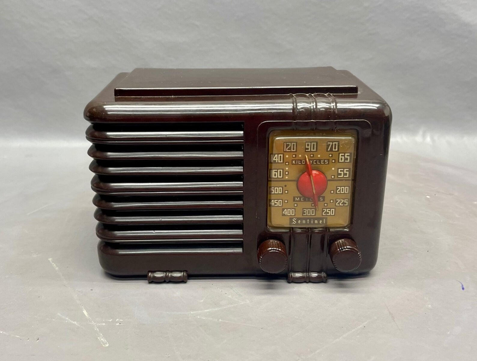 VRS0292 1941 Sentinel Radio Model 226. Restored and Working! FREE ...