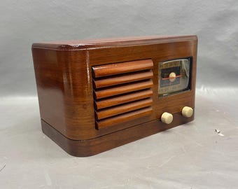 1946 Emerson Radio Model 578A. Mid Century Radio. FREE Shipping. Antique Radio. Vintage Radio ...