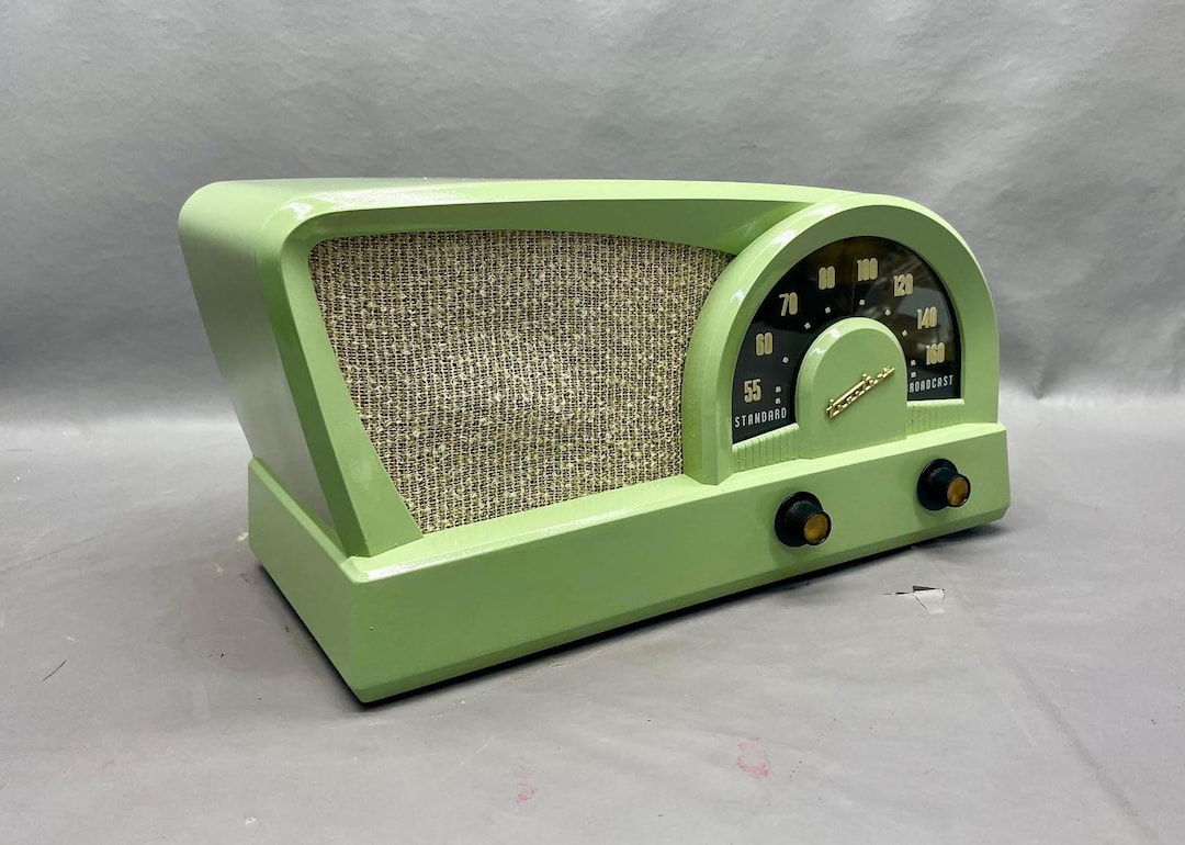 VRS0230 1950 Truetone Radio Model D2018. "the Wedge". Restored and ...