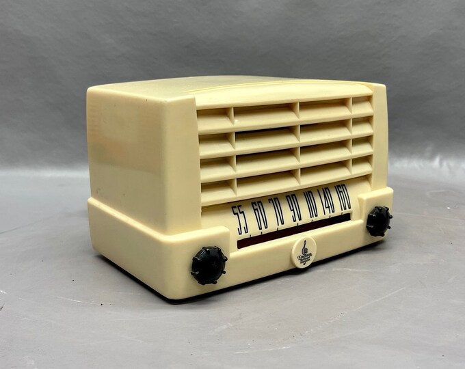 VRS0202 1949 Emerson Radio Model 547. FREE Shipping! Restored and ...