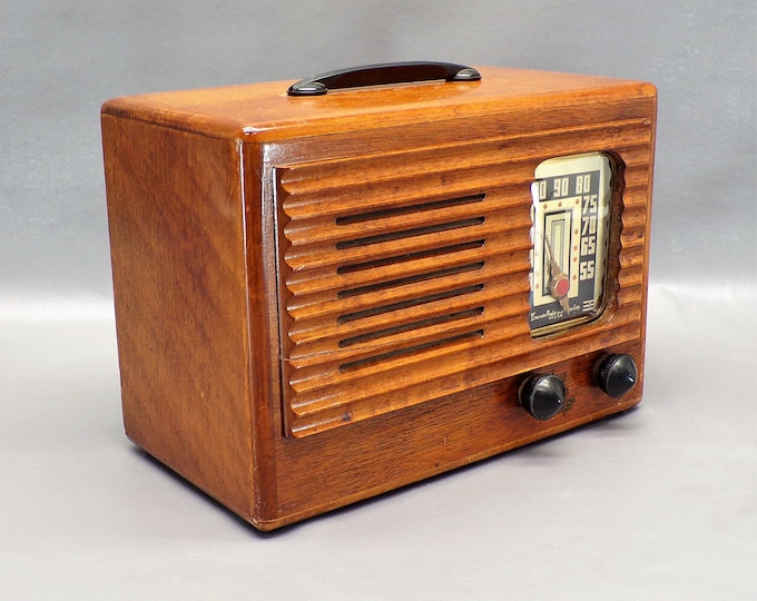 A Real Beauty 1942 Emerson Radio Model 425. Restored. FREE Shipping ...