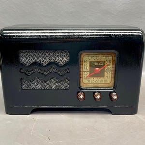 VRS0071 1940 Philco Radio Model 40-115 Restored. and Working. FREE ...