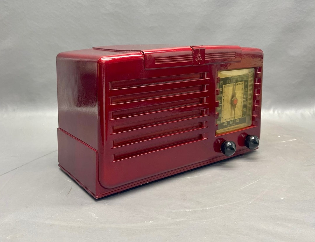 VRS0107 1941 Emerson Radio Model 333. FREE Shipping! Restored and ...