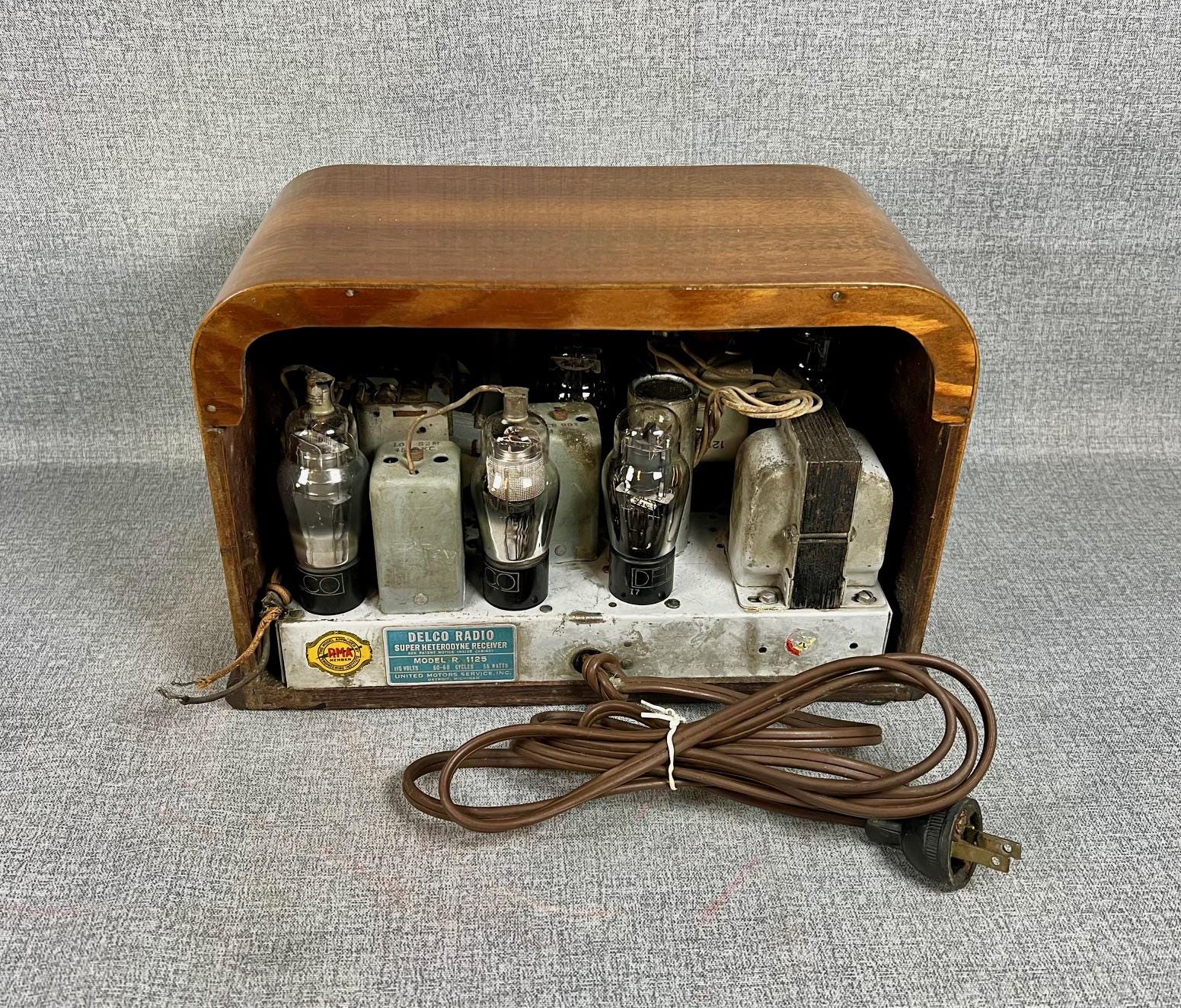 VRS0573 1937 Delco Radio Model R-1125. Restored and Working. FREE ...