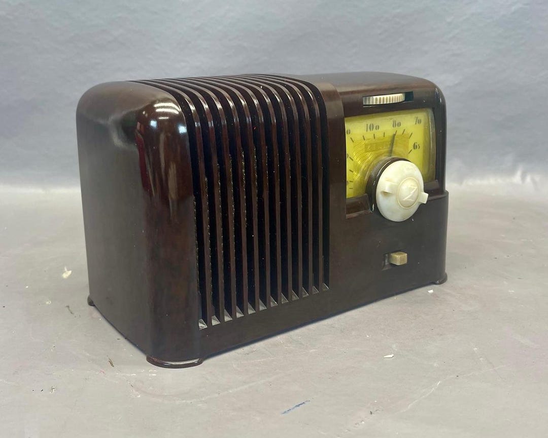 VRS0219 1939 Zenith Radio Model 6D410. Restored and Working. FREE ...