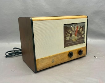 1946 Emerson Radio Model 578A. Mid Century Radio. FREE Shipping ...
