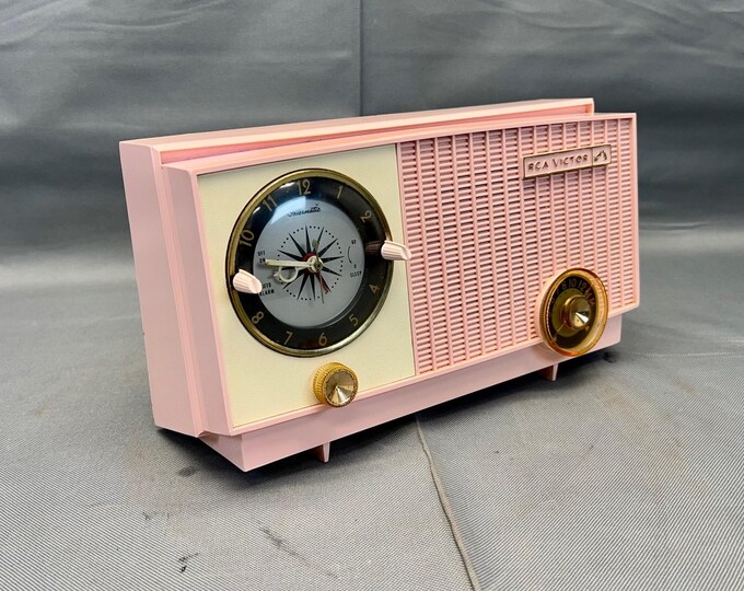 VRS0281 1961 RCA Clock Radio in Rare Pink. Restored and Working. FREE Shipping! Vintage Radio ...