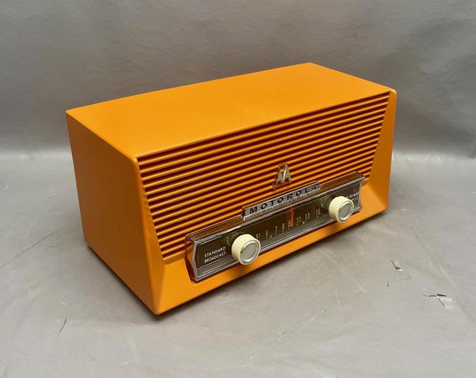VRS0155 1955 Motorola Mid Century Radio Model 56X1. Beautiful and ...