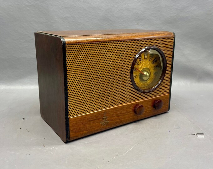 1948 Emerson Radio Model 539 Restored and Playing! Mid Century Radio ...