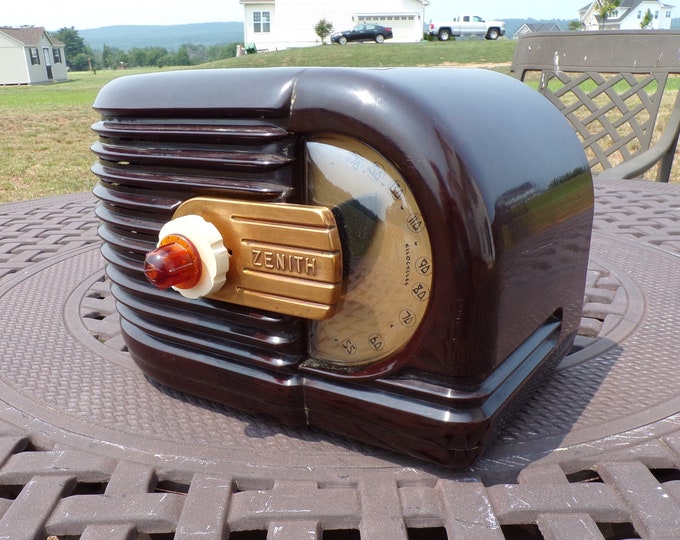 1939 Zenith Bakelite Case Radio Restored and Working. FREE Shipping ...