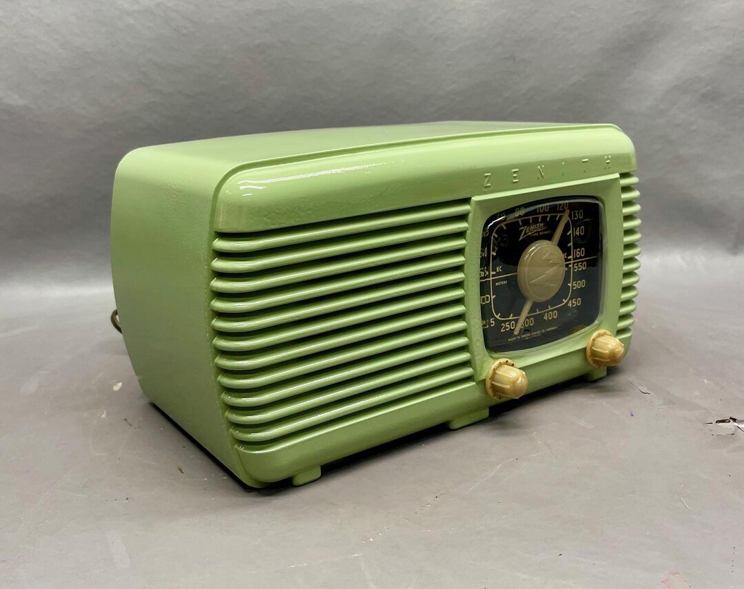 VRS0226 1942 Zenith Radio Model 5D610. Restored and Working. FREE ...