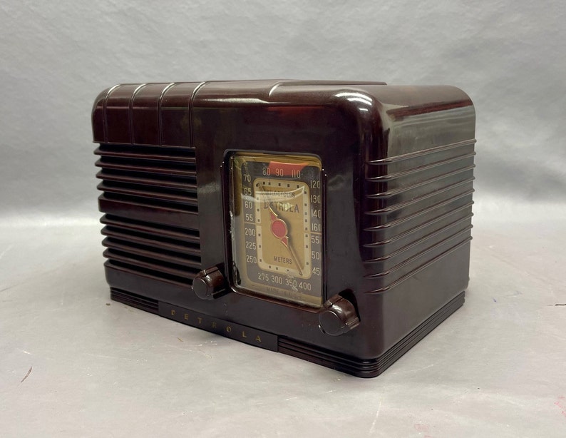 VRS0239 1940 Detrola Model 342 Case Radio Restored and Working. Iconic ...