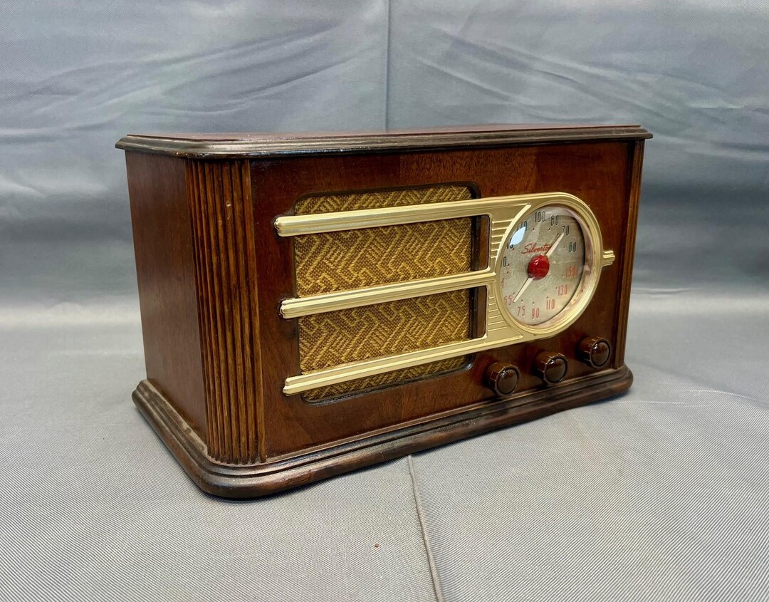 VRS0209 1946 Silvertone Radio Model 6050. Restored and Working FREE ...