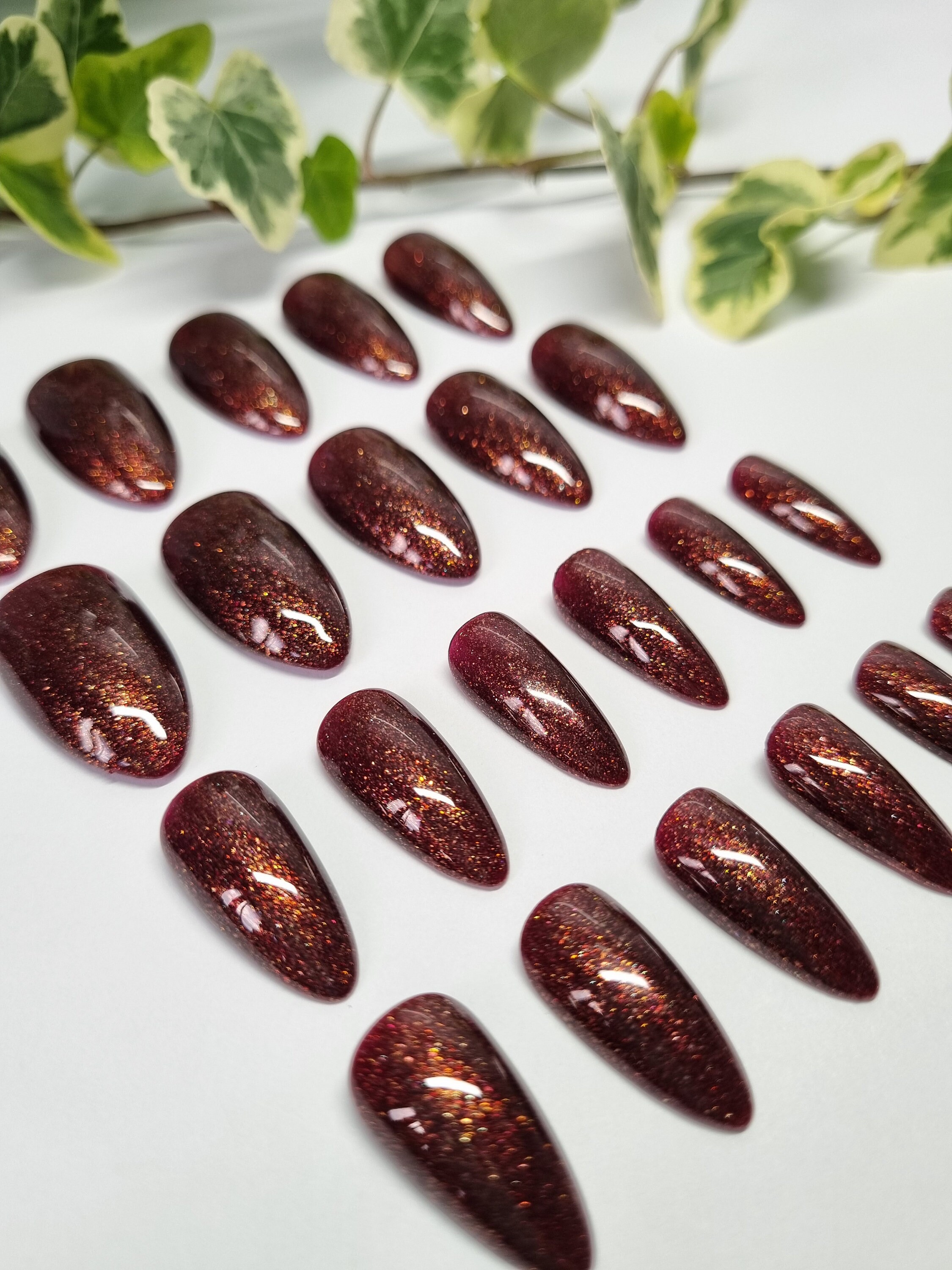 Cola Queen Press on Nails, Full Set of 22 - Etsy