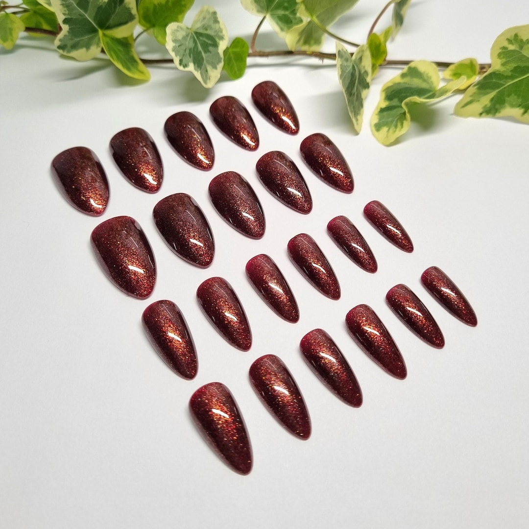 Cola Queen Press on Nails, Full Set of 22 - Etsy