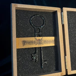 Metal Davy Jones Key With Art Box Prop Replica - Etsy