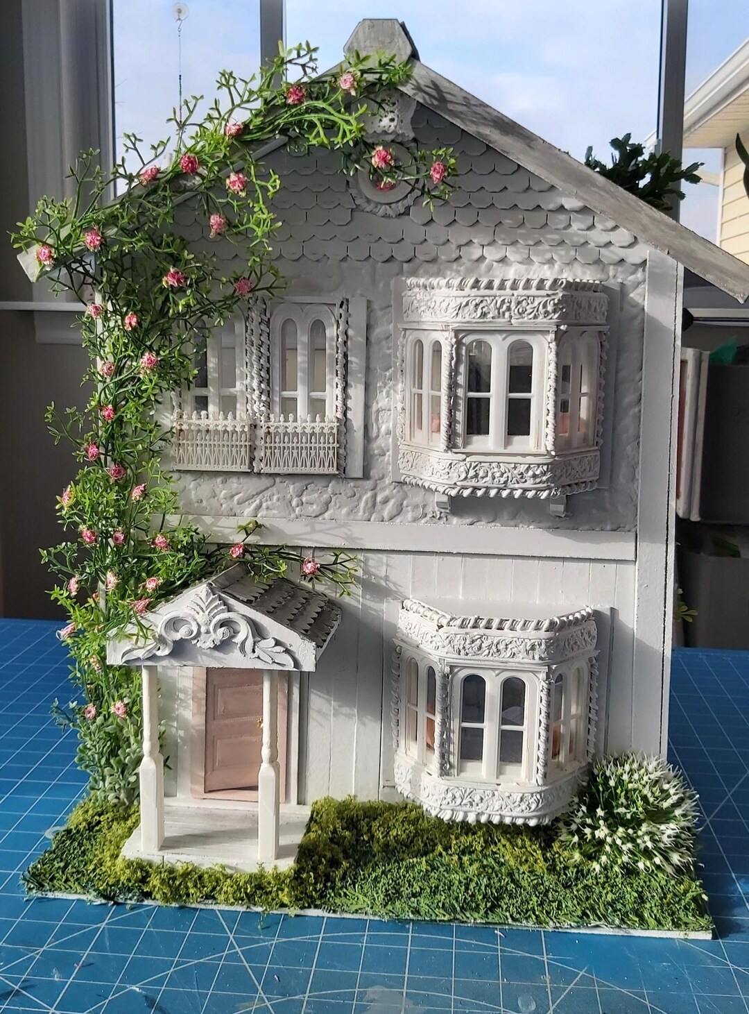 Handmade 1:24 Scale Lighted Dollhouse, Shabby Chic Collectible - Etsy