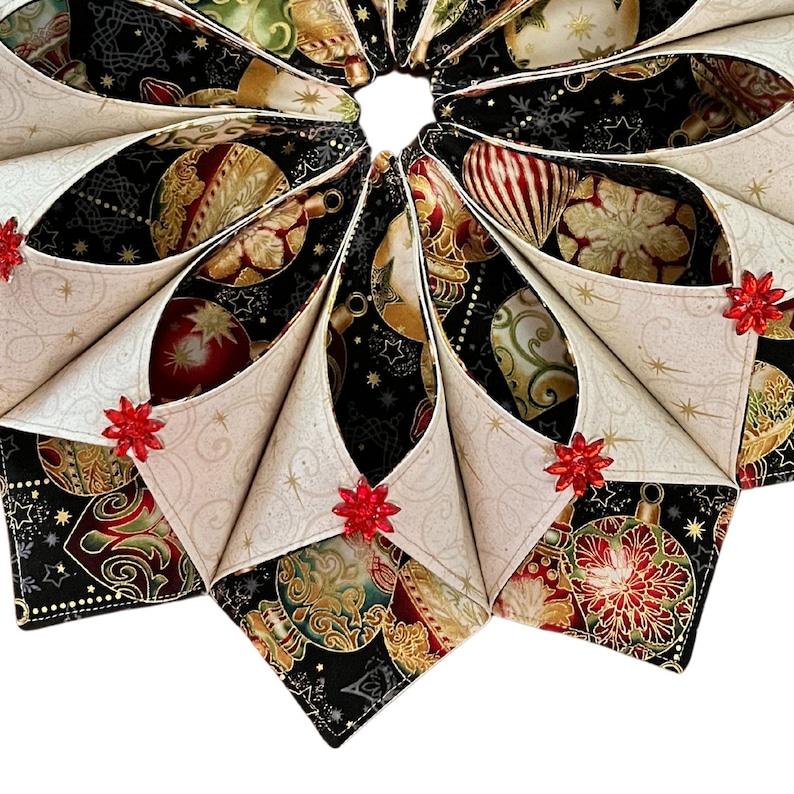 Fold and Stitch Christmas Centerpieces, Origami Candle Mats, Holiday ...