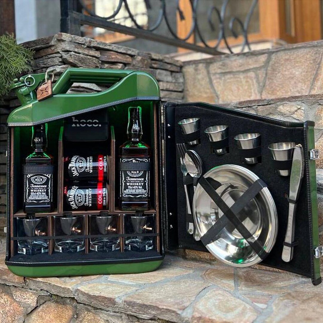 20 L Mini Bar Jerry Can, Metal Mini Bar With Wood Inside With Picnic ...