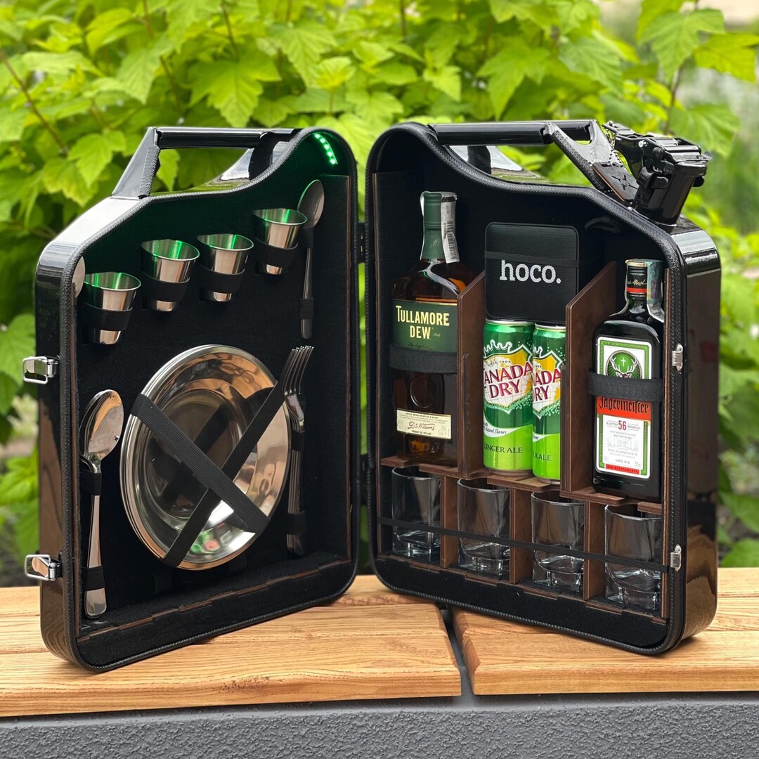Outdoor Jerry Can Bar, Portable Whiskey Cabinet With Metal Picnic Set ...