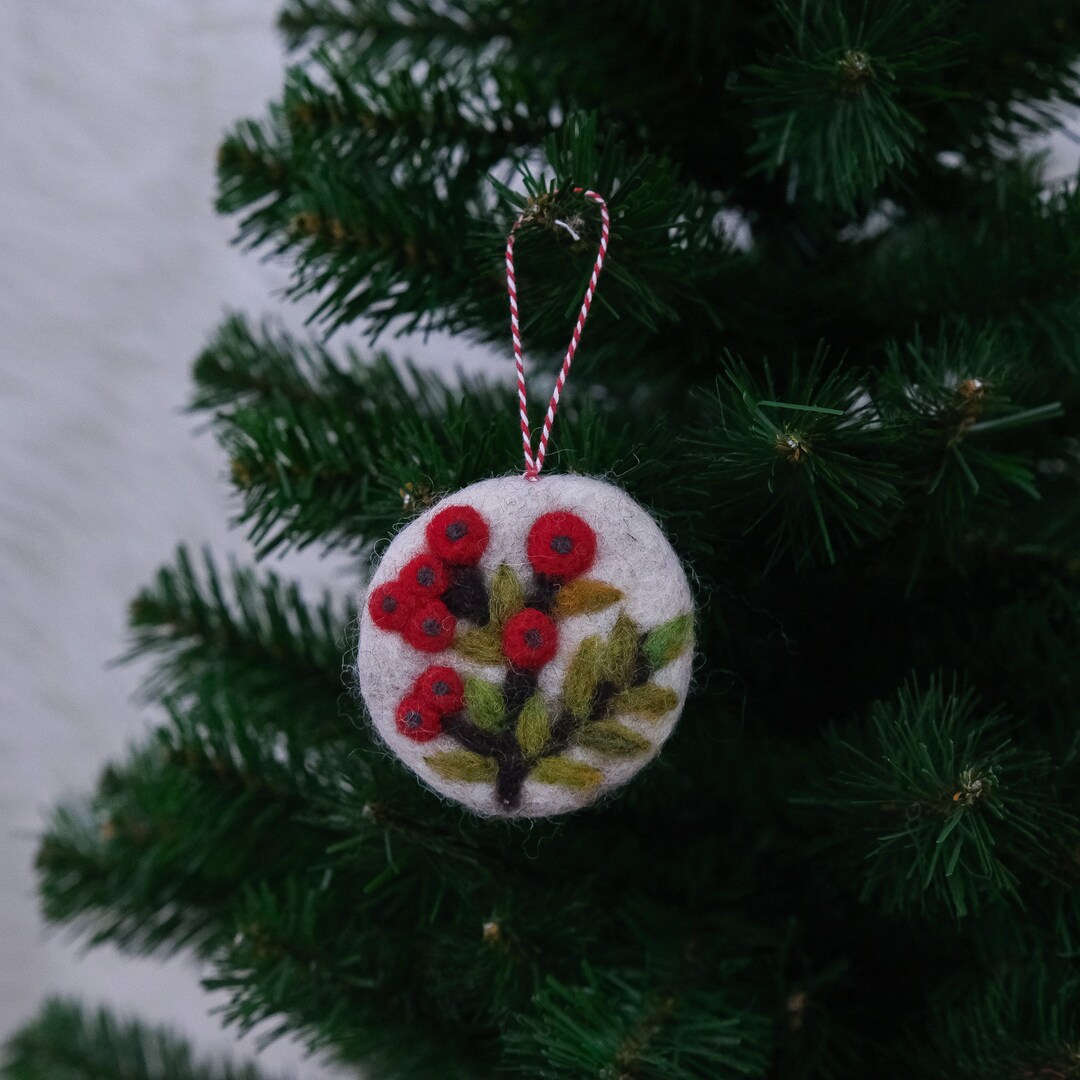 Round Felt Flower Mistletoe, Christmas Ornament, Tree Hanging, Holiday ...