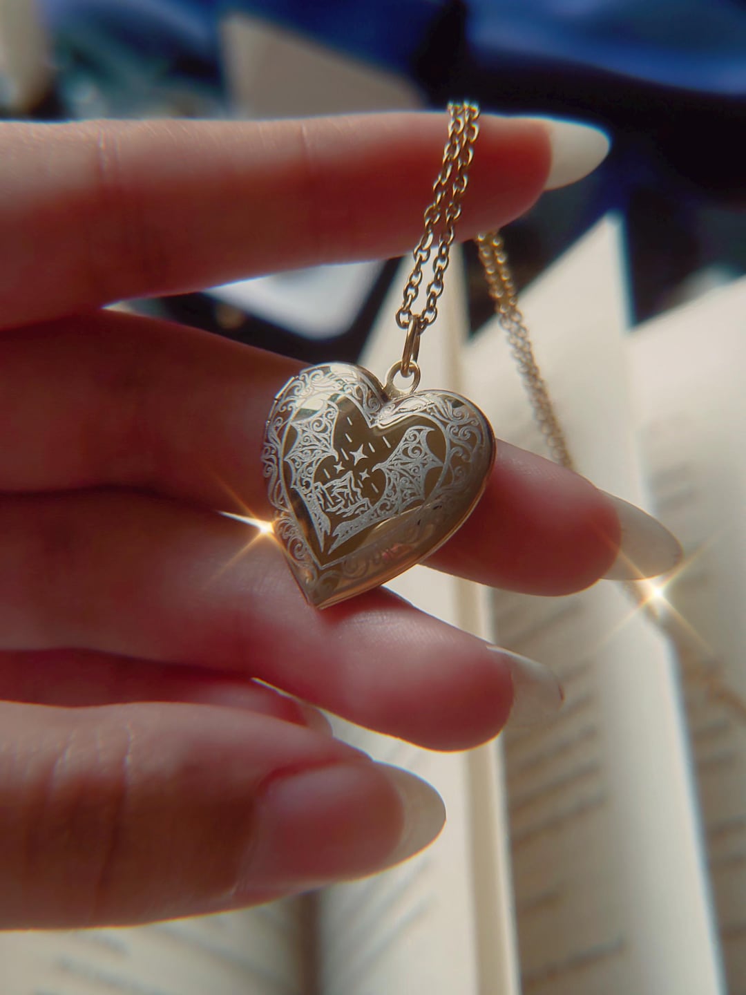 The Court of Dreams Locket | ACOTAR Jewelry - Sarah J Maas | Feysand ...
