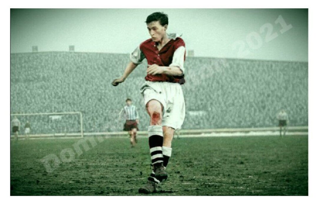 Jimmy Bloomfield Vintage Football Print, Colorized Print Wall Art ...