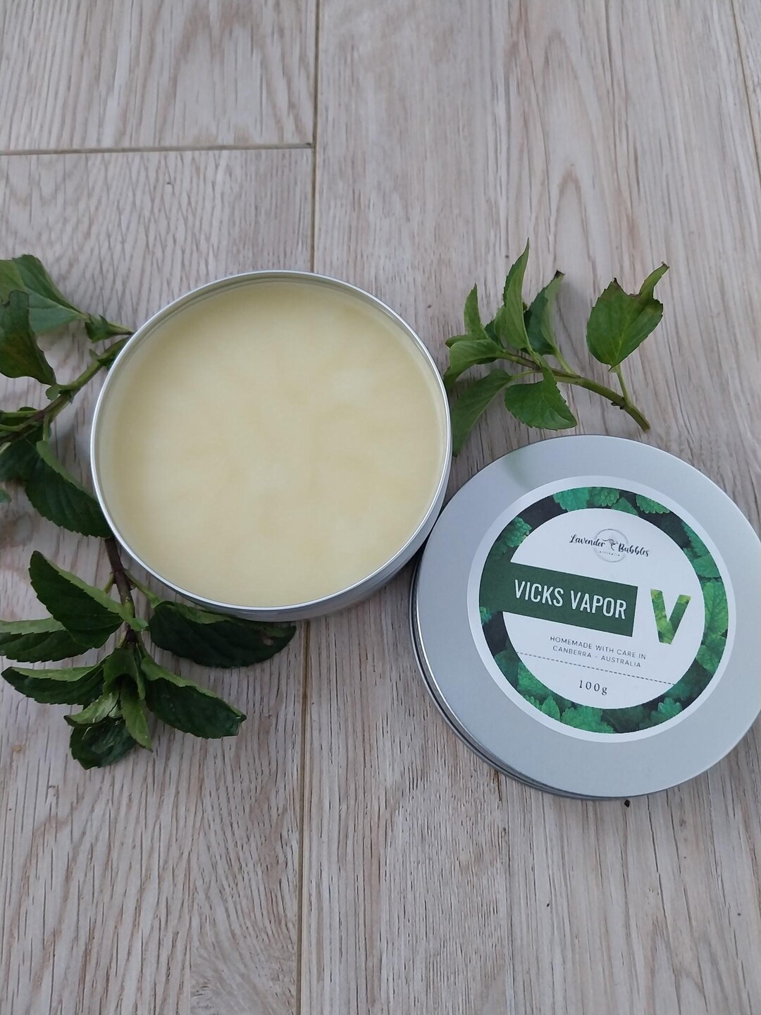 Vicks Vaporizer With Free Bath Bombs, Vapour Rub, Natural Menthol Rub ...