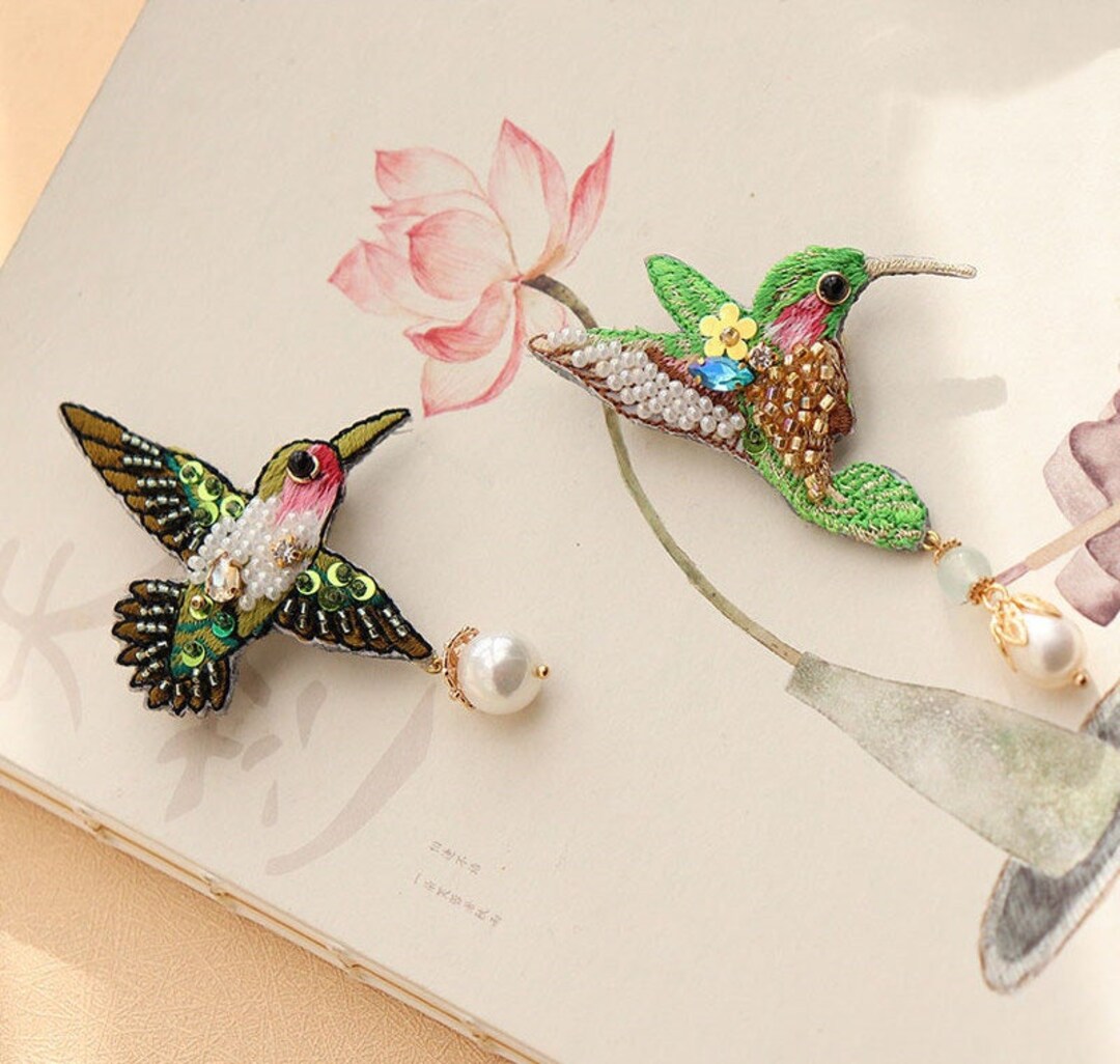 Handcrafted Embrodiery Hummer Bird Brooch, Handmade Embroidery Pin ...