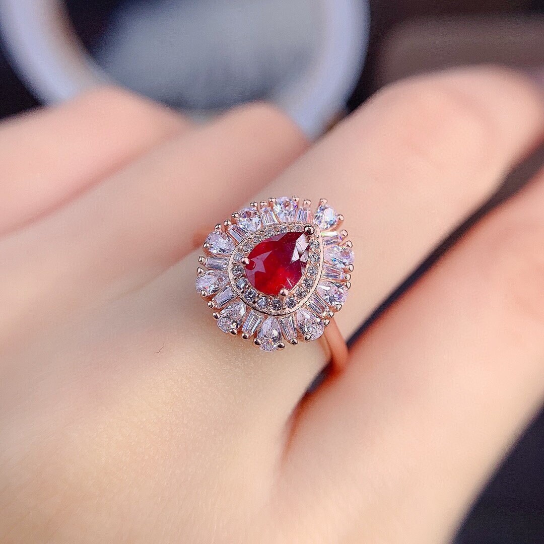 Classic Desgin Pear Shape Ruby Ring 18kt Rose Gold Jewelry Set Ruby ...