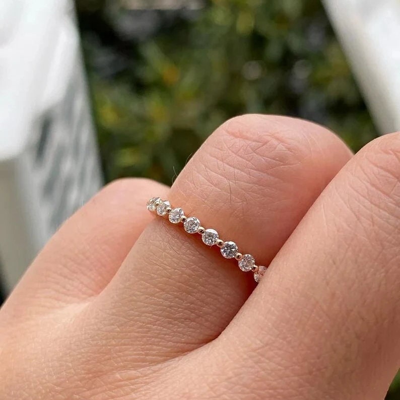 Floating Bubble Band, 1.50MM Round Cut Colorless Moissanite Half ...